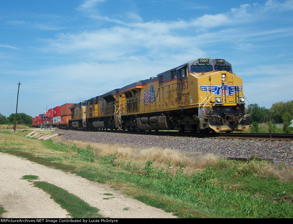 UP 7357 westbound UP intermodal train